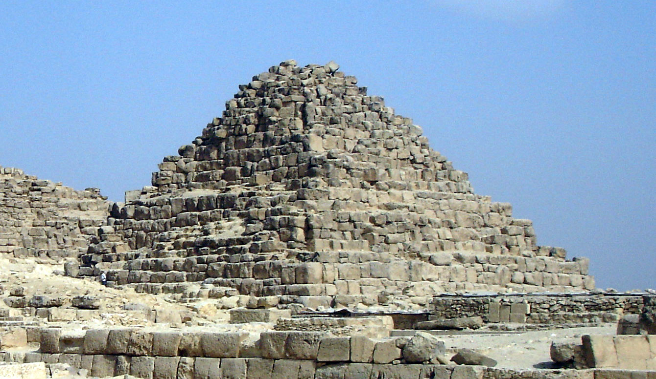 Imagenes de Egipto: Queen Pyramids of Henutsen G1c