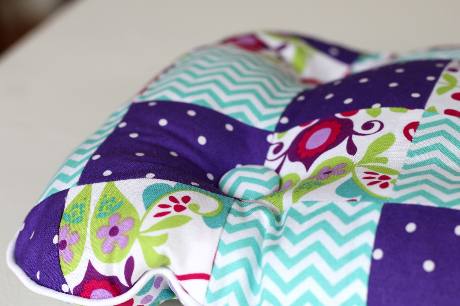 Chair Cushion Tutorial / Handmade Frenzy