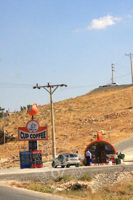 Ni cantik kan, dia org jual air kopi.