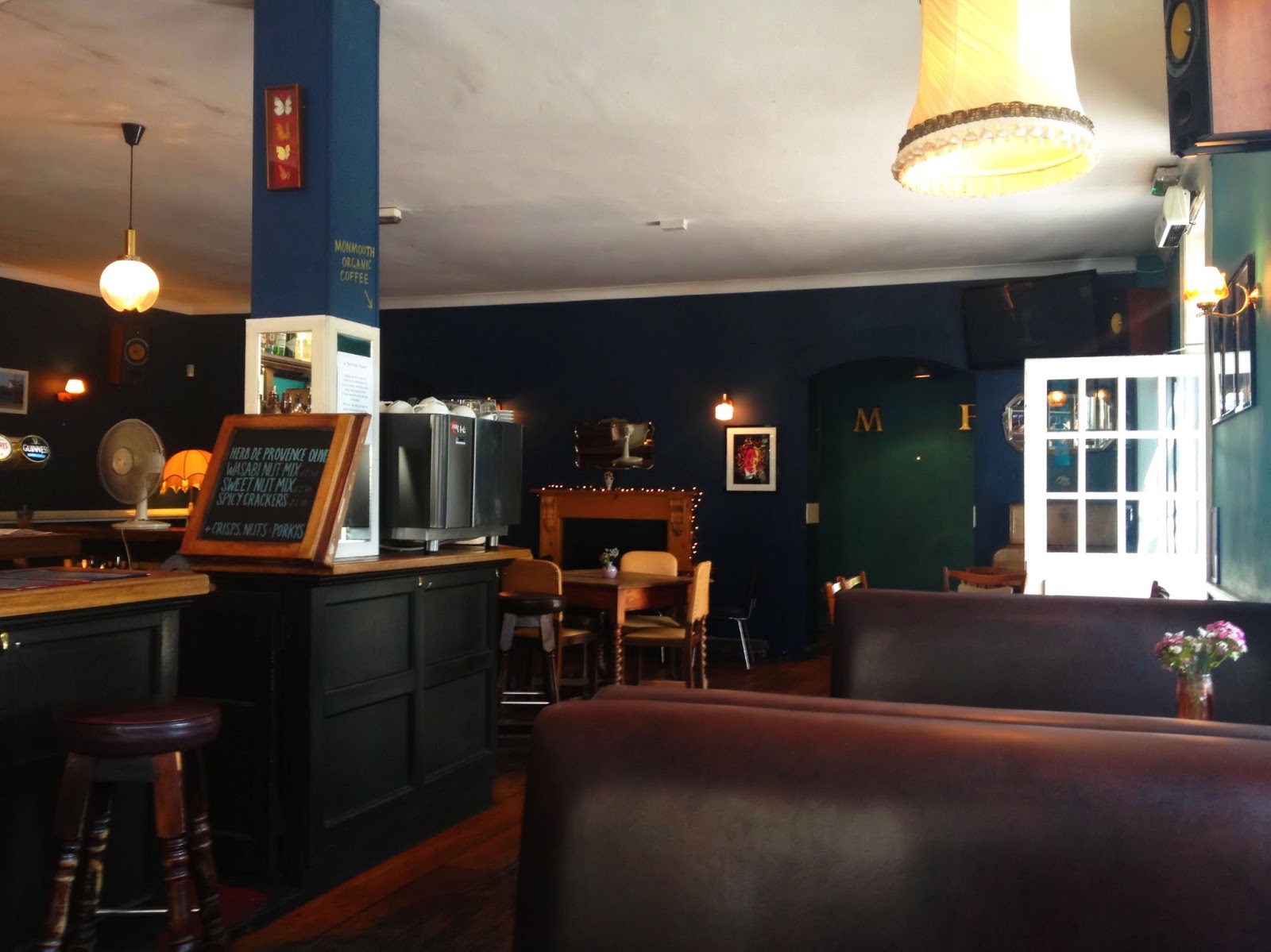 South East London Cafés: The Montpelier: Peckham Rye