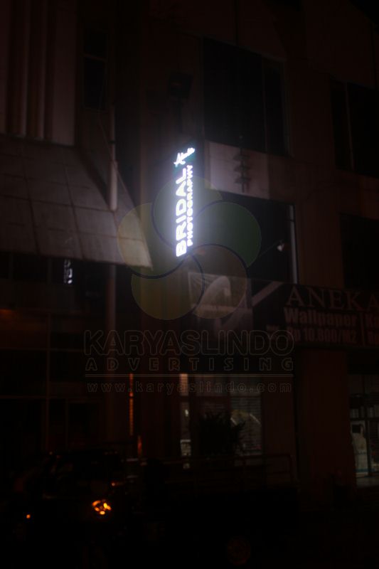 NEON BOX ACRYLIC + STICKER | BRIDAL