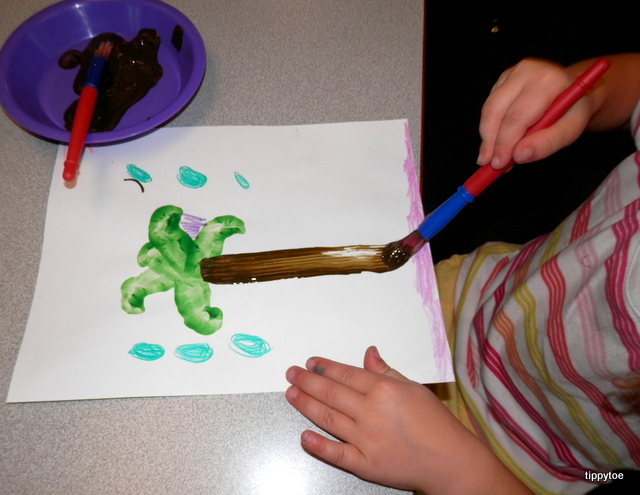 Tippytoe Crafts: Hand-Printed Palm Trees