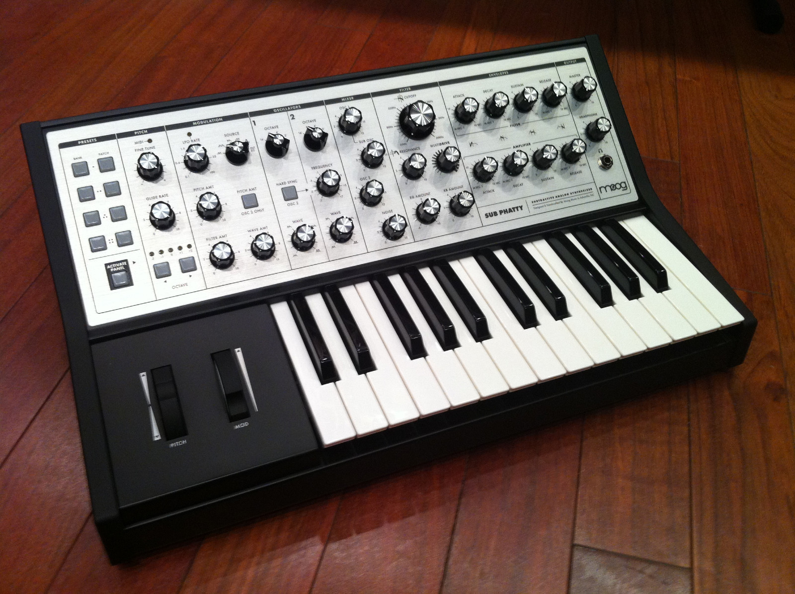 MATRIXSYNTH: Moog Sub Phatty Analog Bass Synth