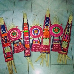 Makna Tamiang, Endongan, Ter dan Sampian Gantung Pada Hari Raya ...