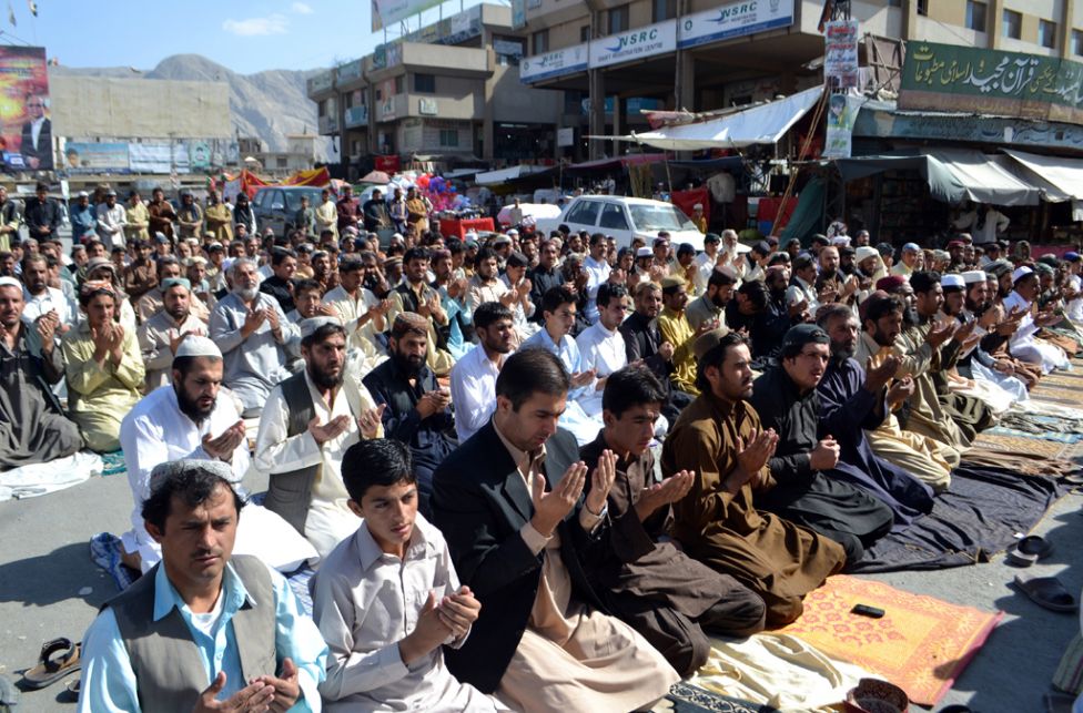 Pakistan In Pictures: Nation prays for Malala Yousafzai