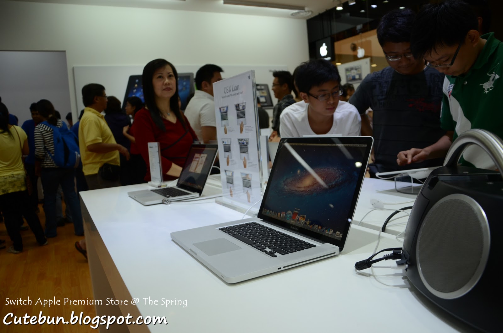 Switch Apple Premium Store now @ The Spring Kuching!