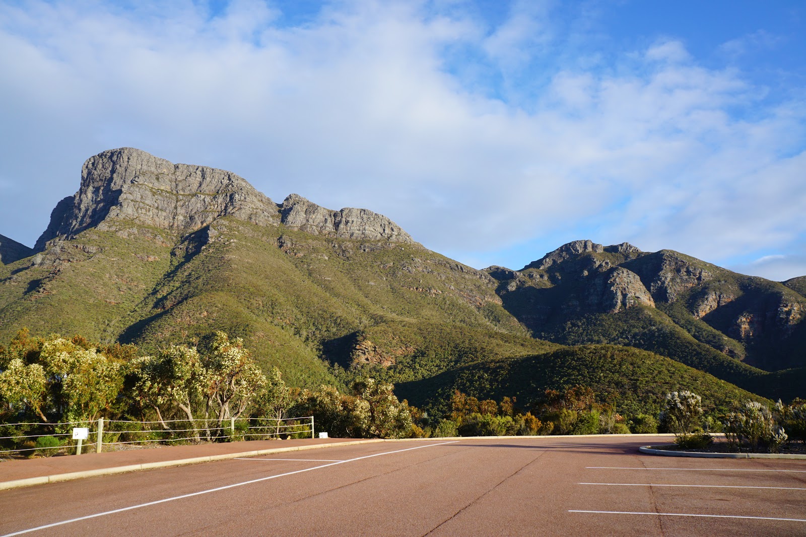 A Taste of the Stirling Ridge Walk - Bluff Knoll to Moongoongoonderup ...