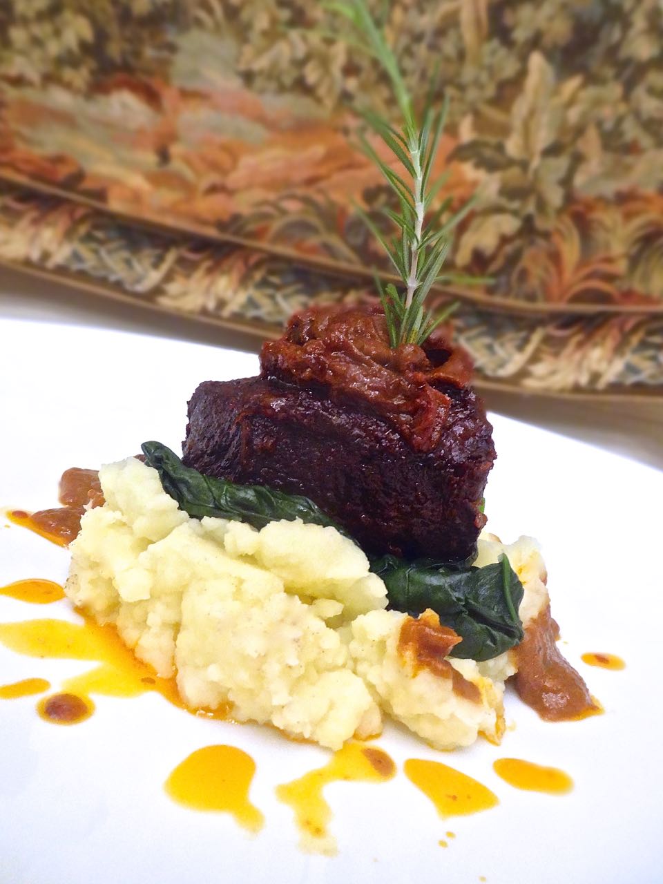 Scrumpdillyicious: Braised Short Ribs With Porcini-Port Wine Sauce