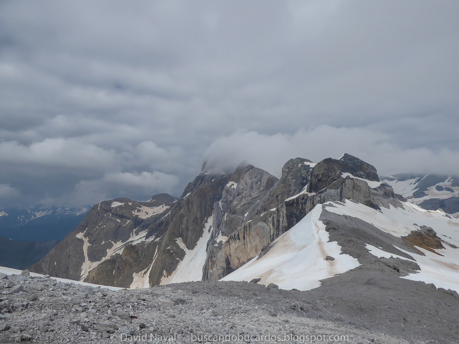 Una noche en el Marboré. Pico Marboré (3.248 m.), Torré de Marboré (3. ...
