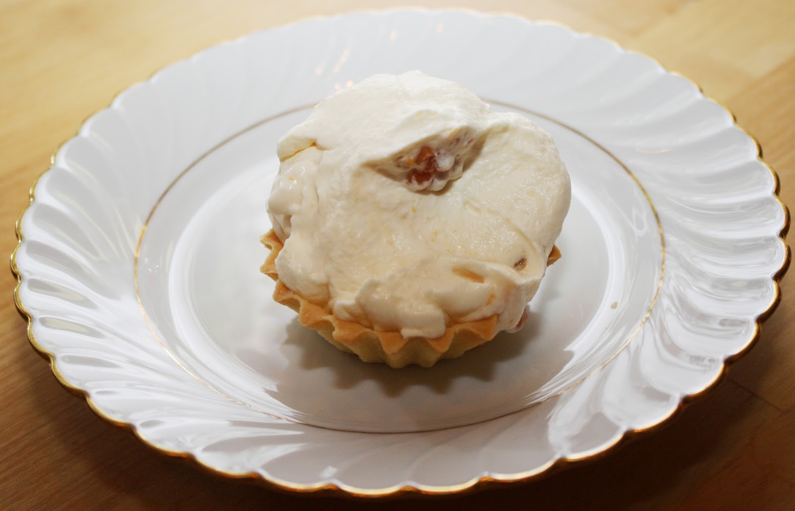 Jul i bestemors hage: Sandkake fylt