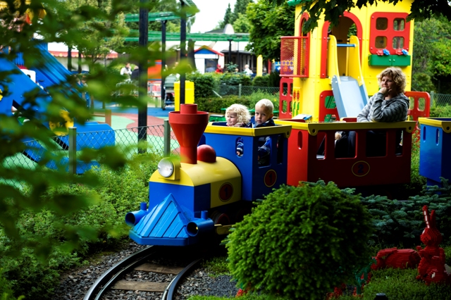 The Lego Legacy: Legolands - Os Parques Temáticos da Empresa Lego