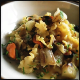 La cucina alchemica di Yaya: Mafalde corte Garofalo con cozze e belga ...