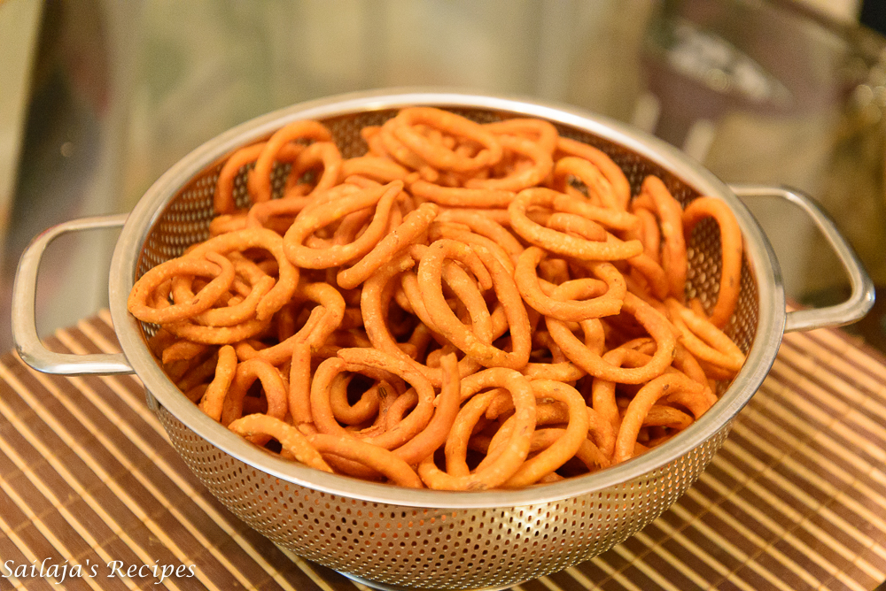 Sailaja's Recipes: Chegodilu/Muruku