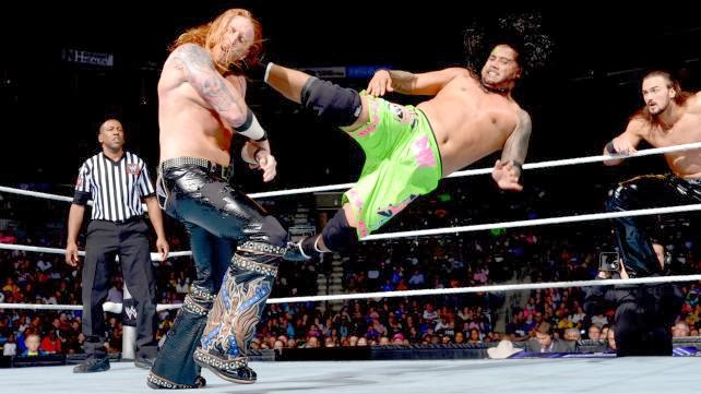 WWE In live!!!!: 6-MAN TAG TEAM MATCH