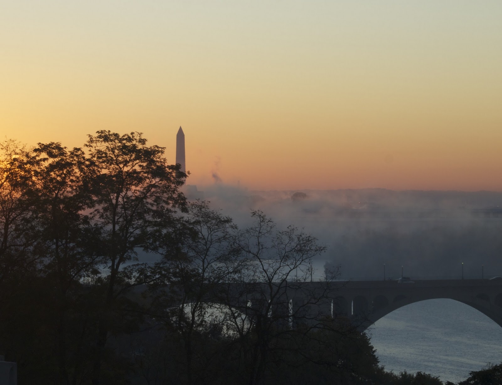 Foggy Washington DC [1600 × 1227] : r/CityPorn