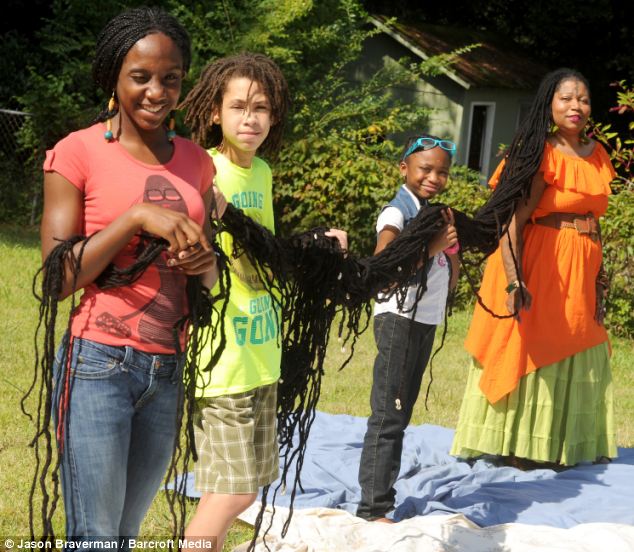 SEE The Woman With World's Longest Dreadlocks | liebtattoo