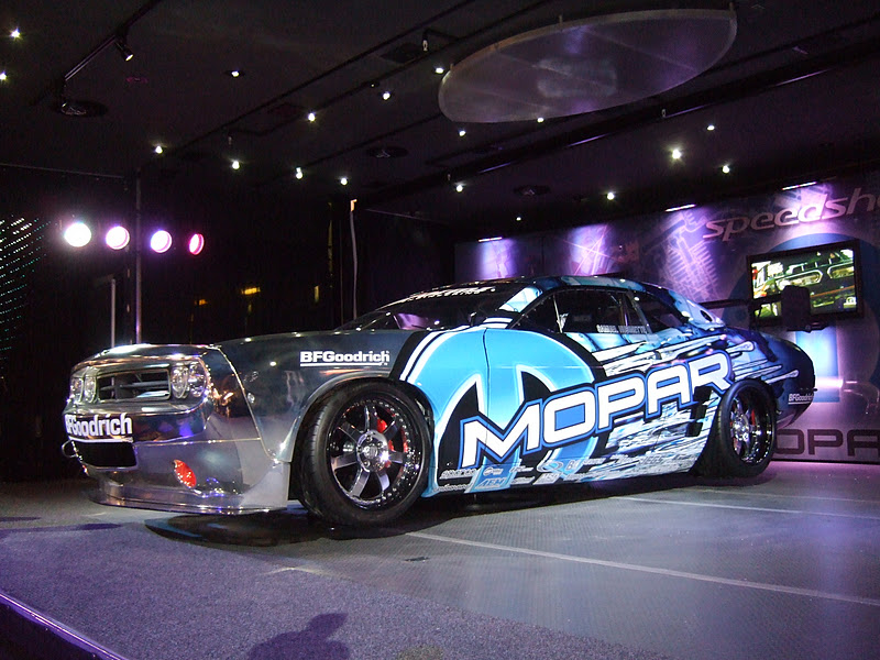 SEMA Show: Samuel Hübinette's Dodge Challenger Drift Car (Mopar Drift)