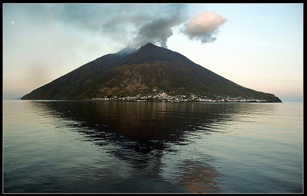 Muna's Coolture: MUNA'S COOL TOURS: Eolo, il respiro del vulcano