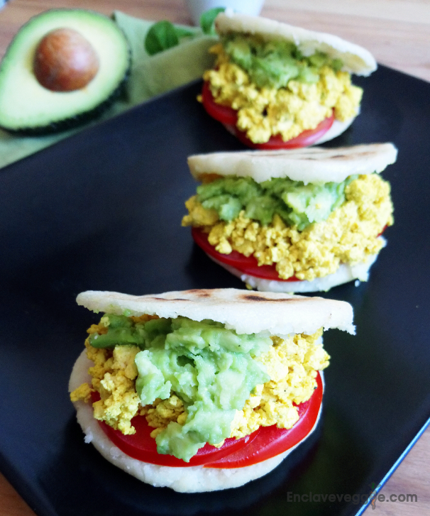 En clave veggie - Recetas veganas de diario: Arepa rellena de tofu ...