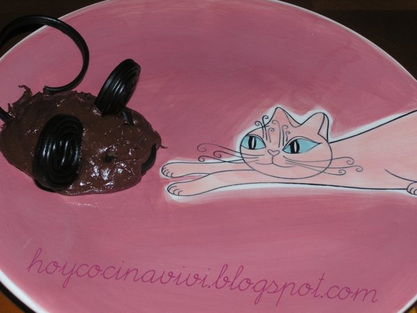 Hoy cocina Vivi: "Ratón" de chocolate para Catman