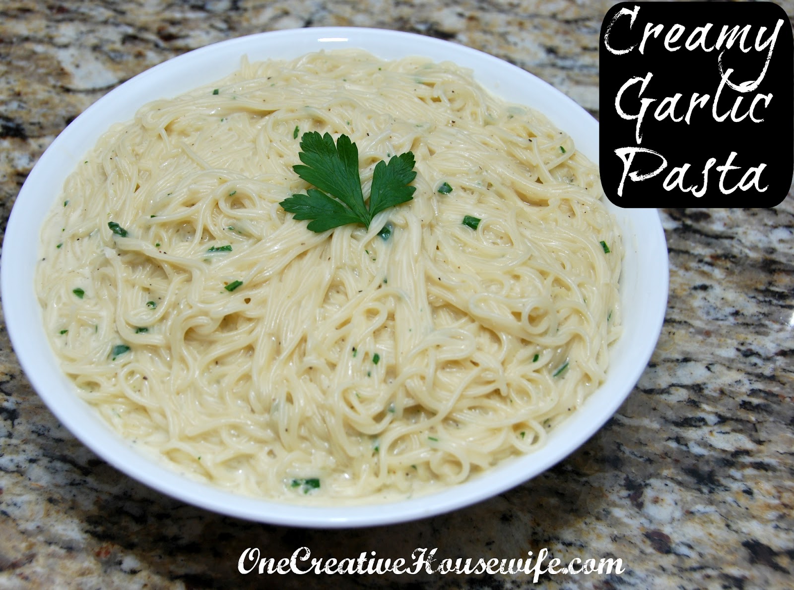 One Creative Housewife: Totally Yummy Creamy Garlic Pasta