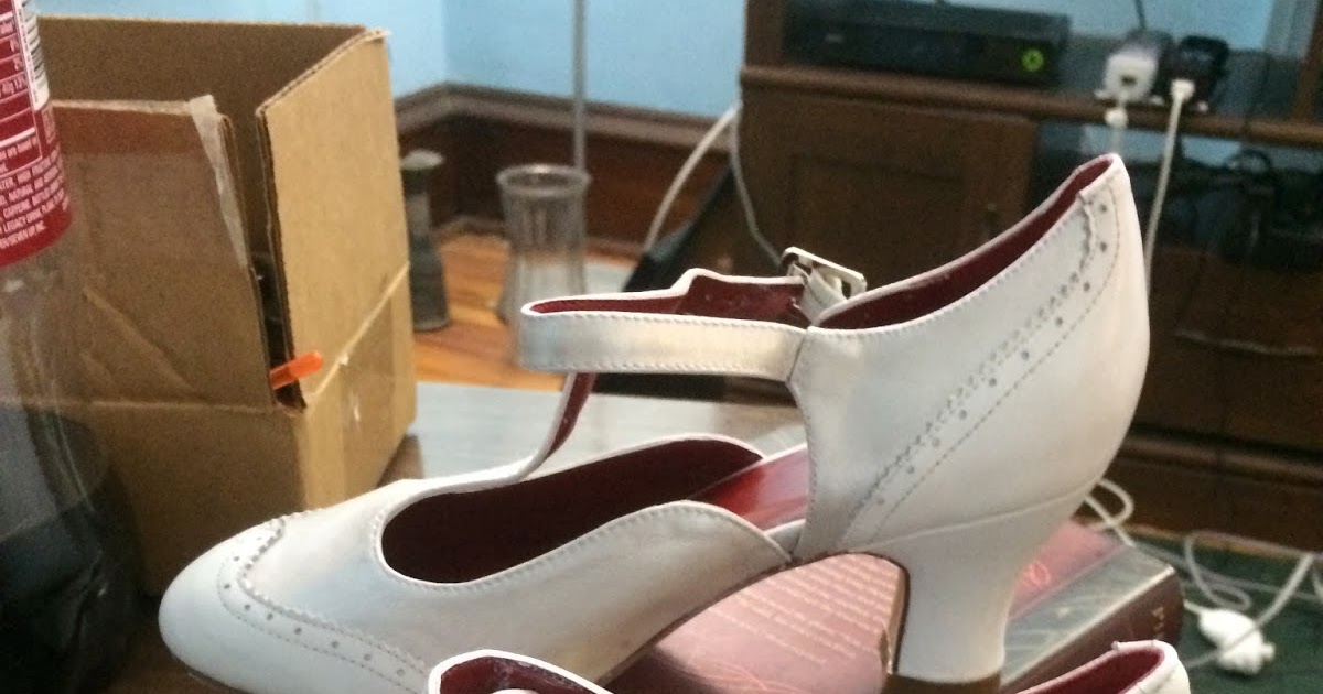 Dramatic Threads: Shoes!