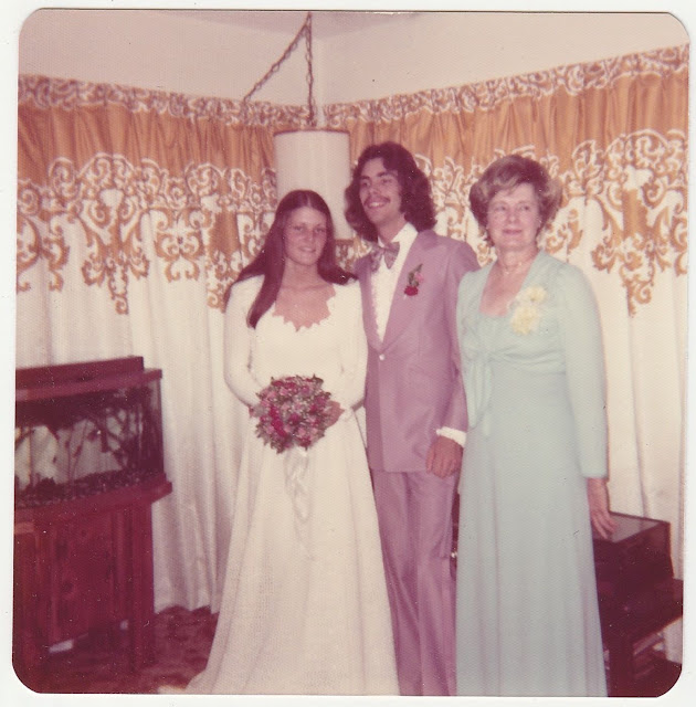 70 Interesting Vintage Polaroid Snaps of Weddings in the 1970s ...