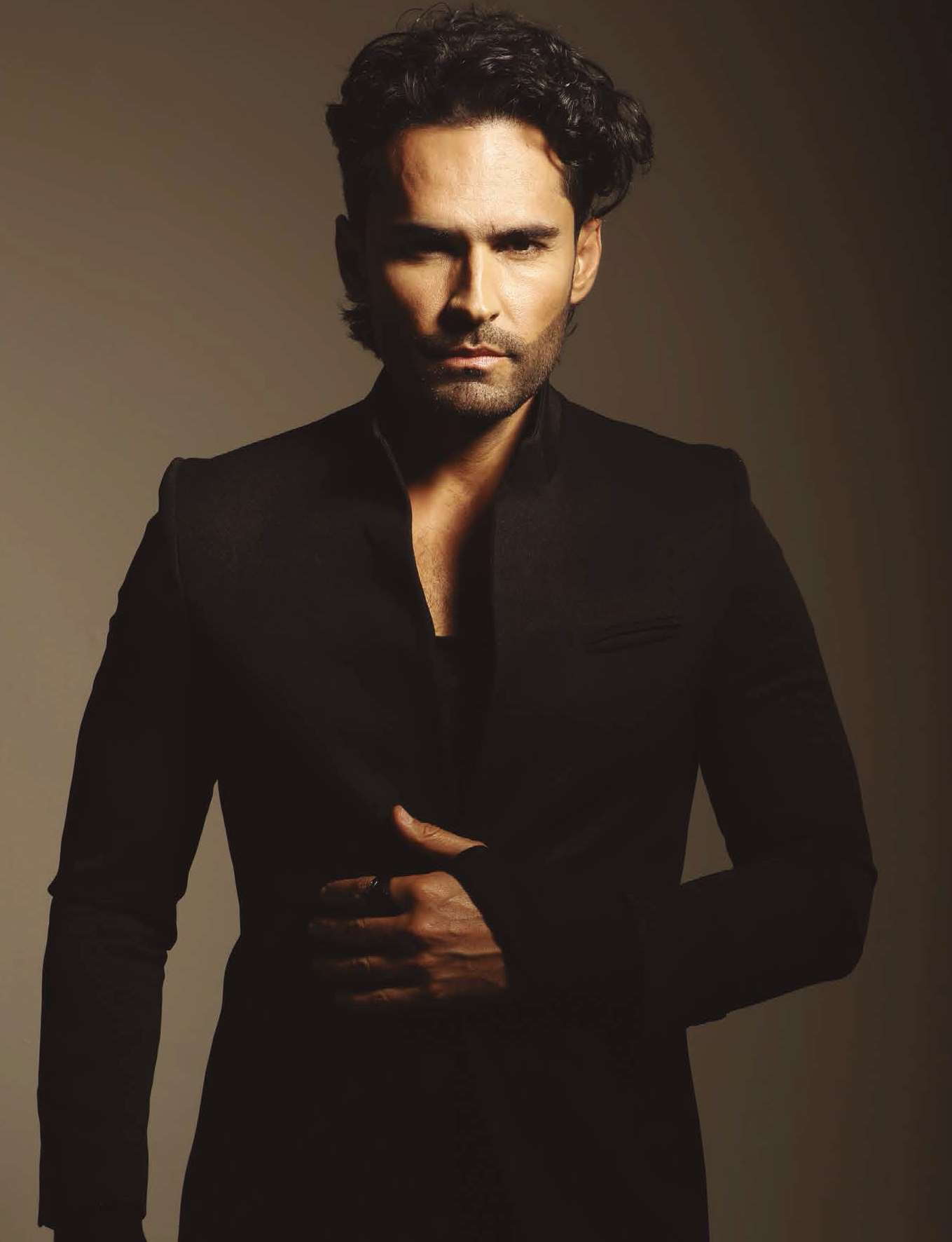 Fabián Ríos para DEBUT Magazine Agosto 2020