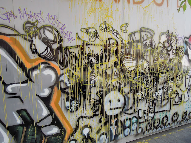 letter blocks say what?: Graffiti from Seoul and Bangkok