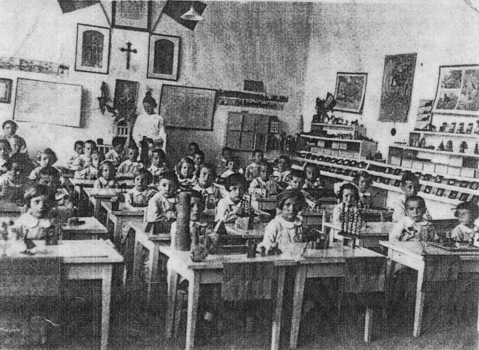 Biblioteca Orăşenească Jibou: Învăţământul interbelic în imagini