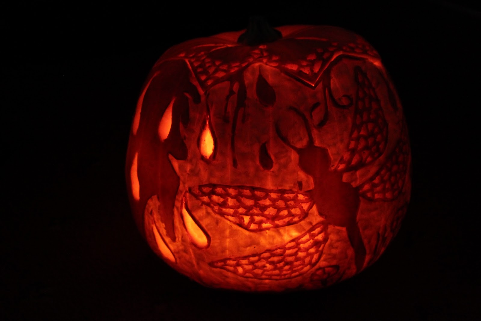 HOLLY~CLIFFORD: Extreme pumpkin carving
