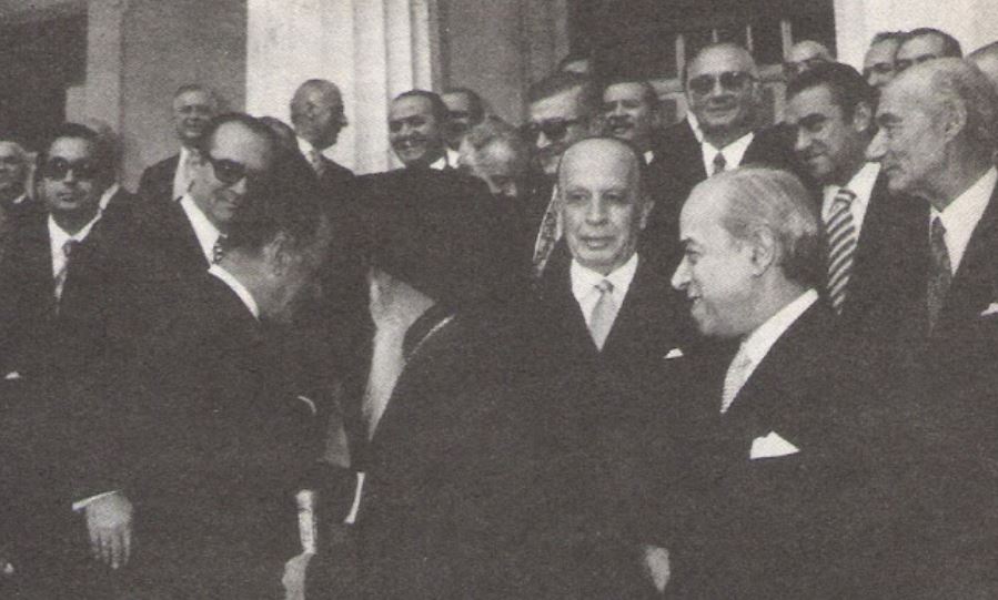 Σαν σήμερα...: Ο Γεώργιος Παπαδόπουλος βάζει πρωθυπουργό τον Μαρκεζίνη ...
