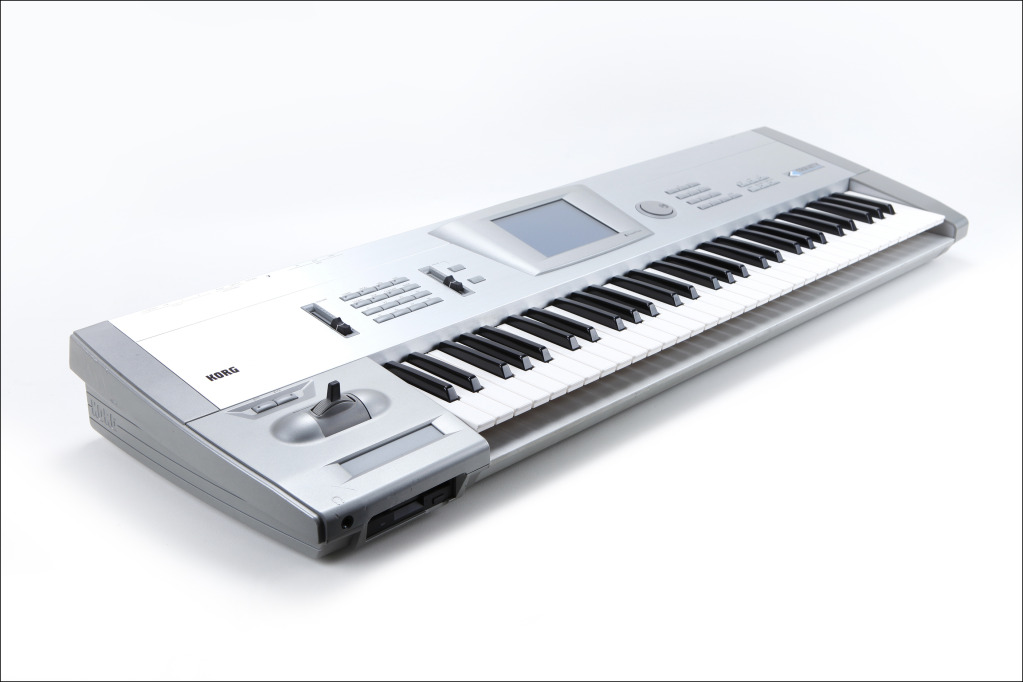 MATRIXSYNTH-B: Korg Trinity keyboard/synthesizer SN 019993