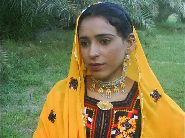 beautiful baloch girls with traditional balochi dress - Girls pictures ...