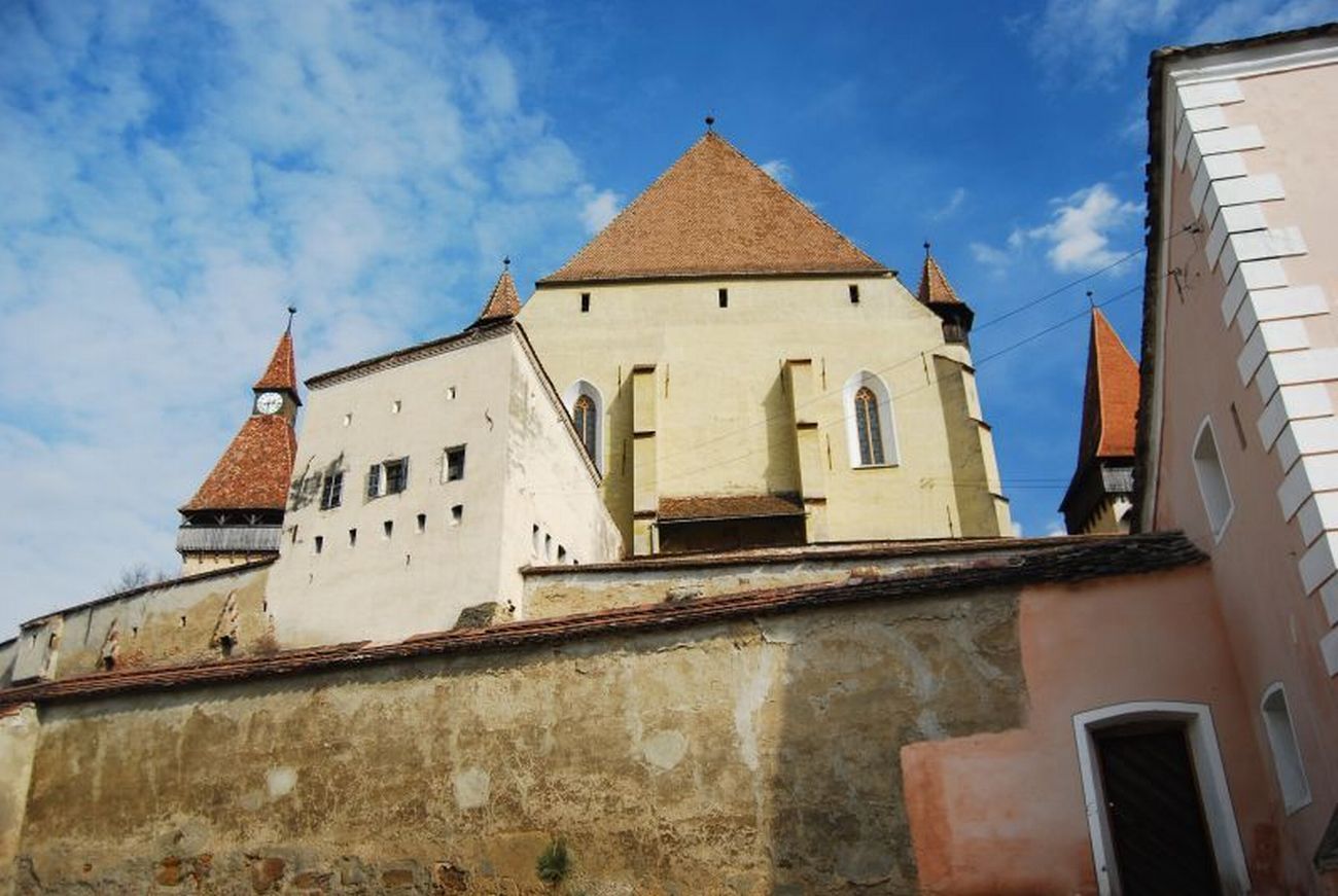 undeva la mijloc: Biserica fortificată din Biertan - Bierthalm ...