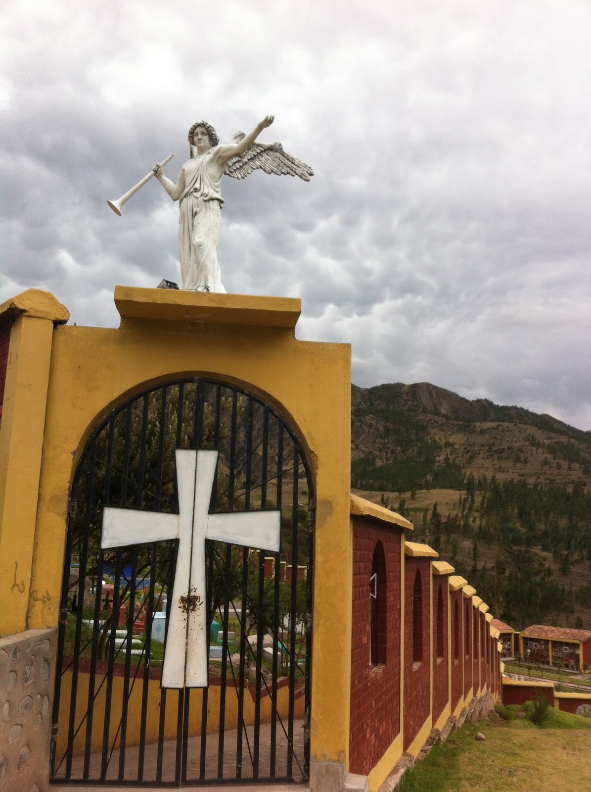 guia Cusco Peru: Visitando el Distrito de Paruro y el Pueblo de Omacha ...