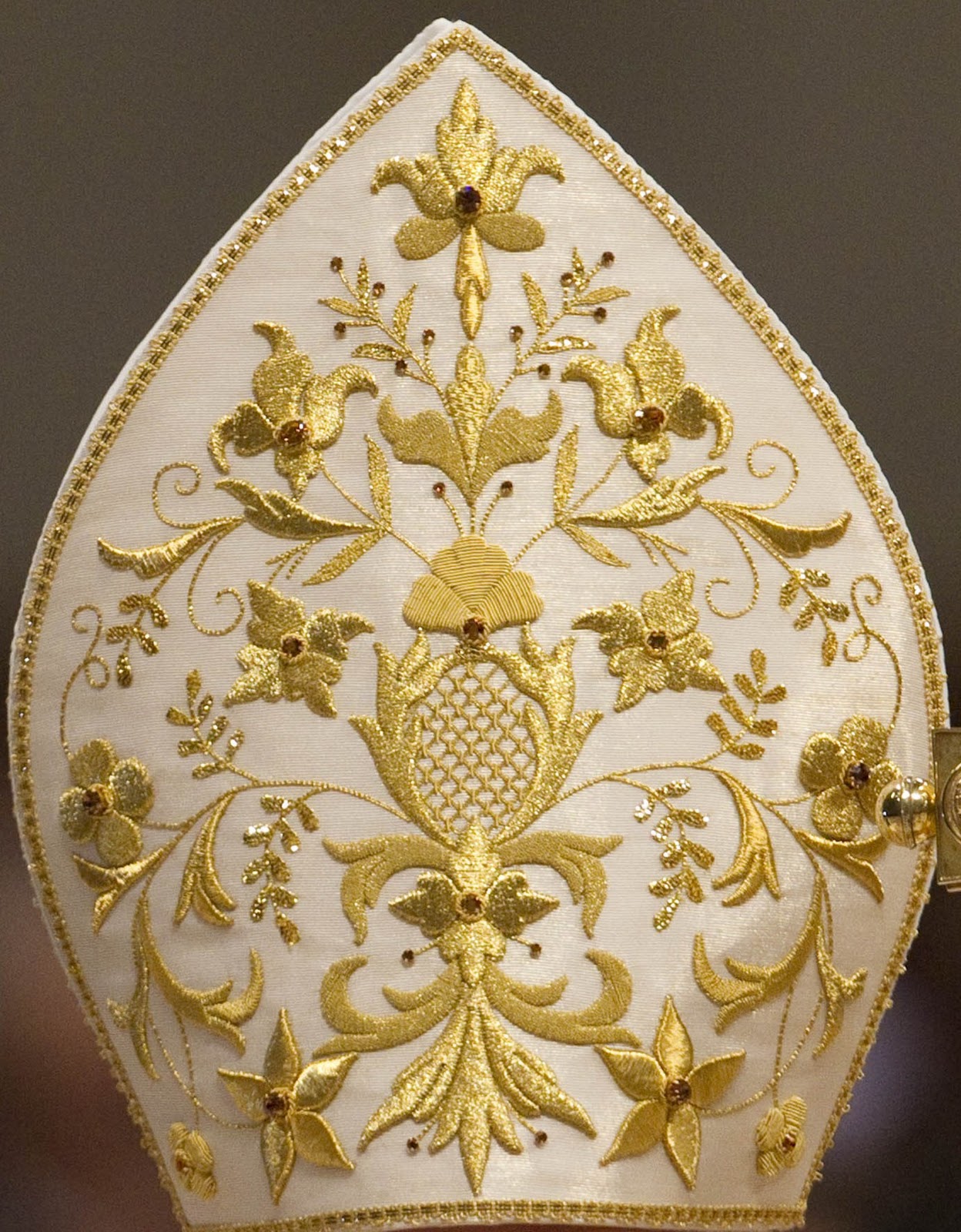 Santa Igreja: Mitras Papais