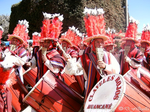 PUNO, CULTURA Y DESARROLLO: EL SIKU ALTIPLANICO VENCE LOS TIEMPOS