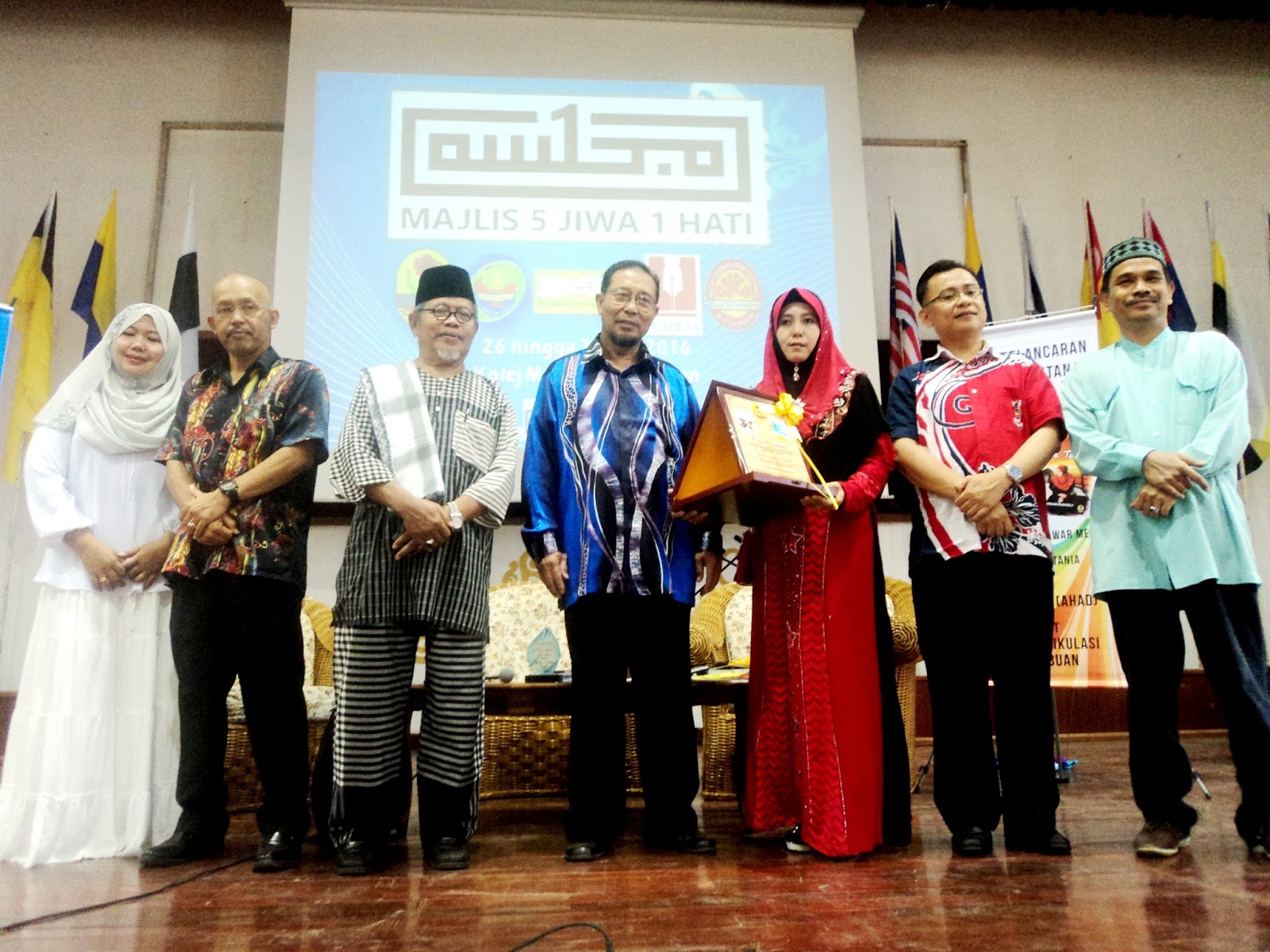 Ulasan Karya Norgadis Labuan