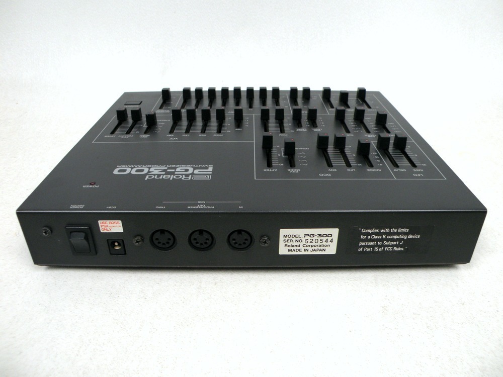 MATRIXSYNTH: Roland PG-300 - Alpha Juno & MKS-50 Programmer SN 520544