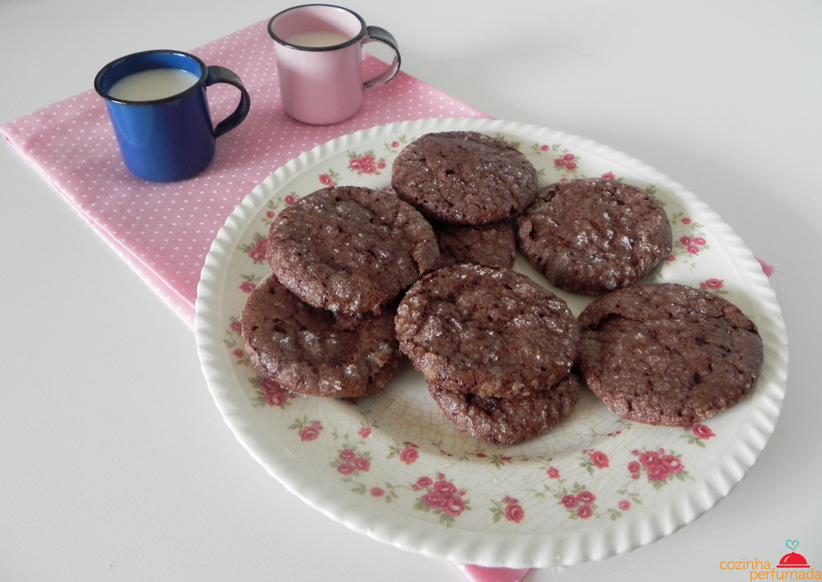 Cozinha Perfumada: Biscoitos de chocolate craquelados