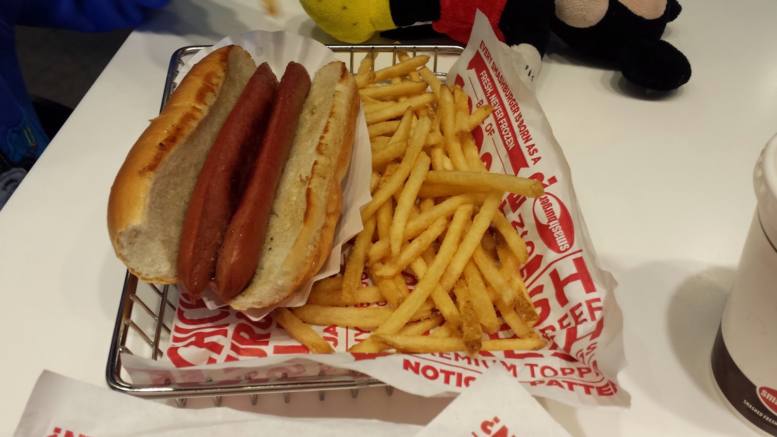 LBandJ: Smashburger opens in New Hyde Park