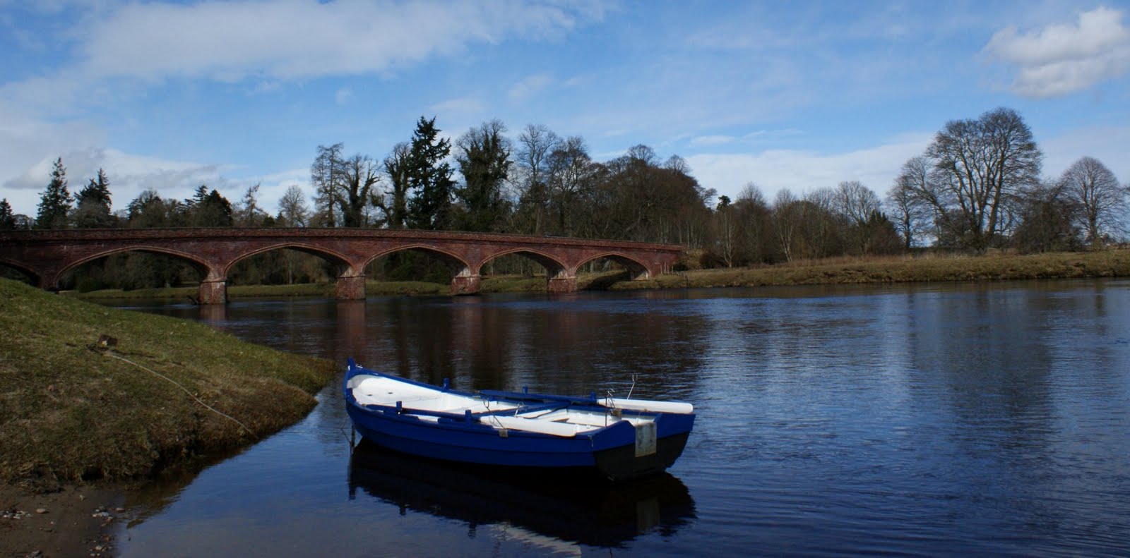 Tour Scotland: Tour Scotland Photographs River Isla