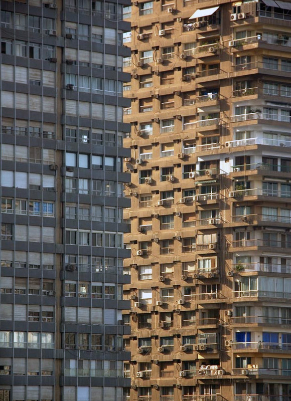 Bu binaların hangisi daha önde? | Yanılma!