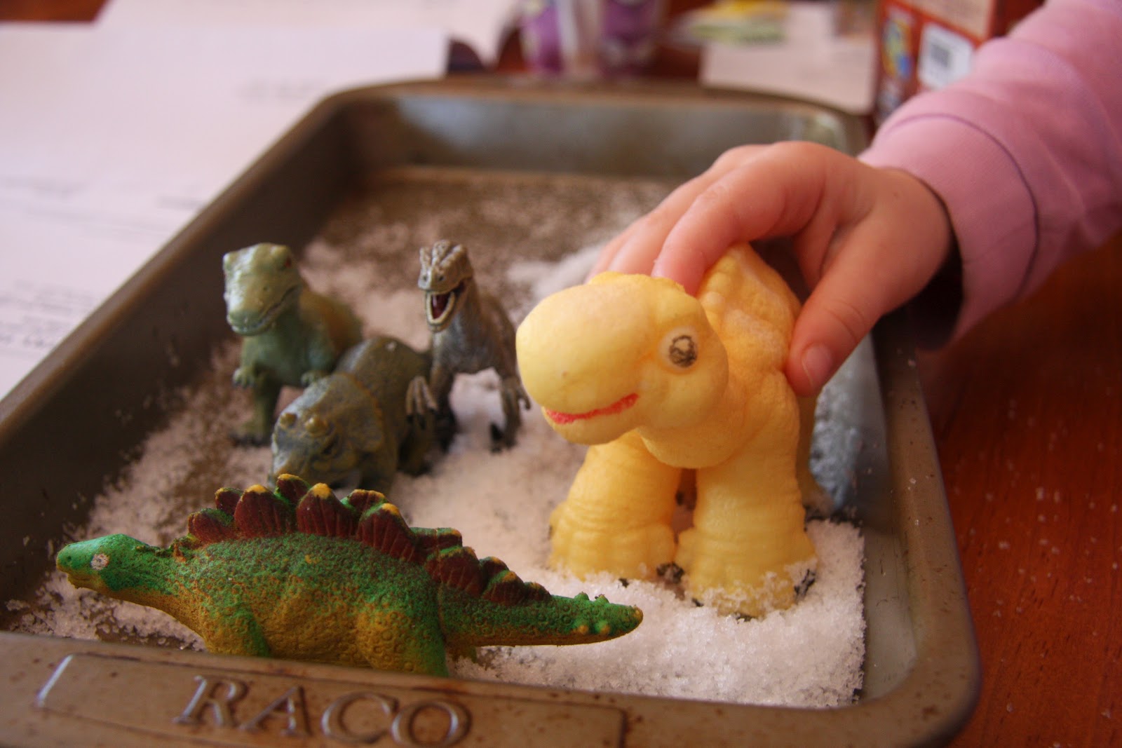 Faolmor's Den: Hatching A Dinosaur Egg