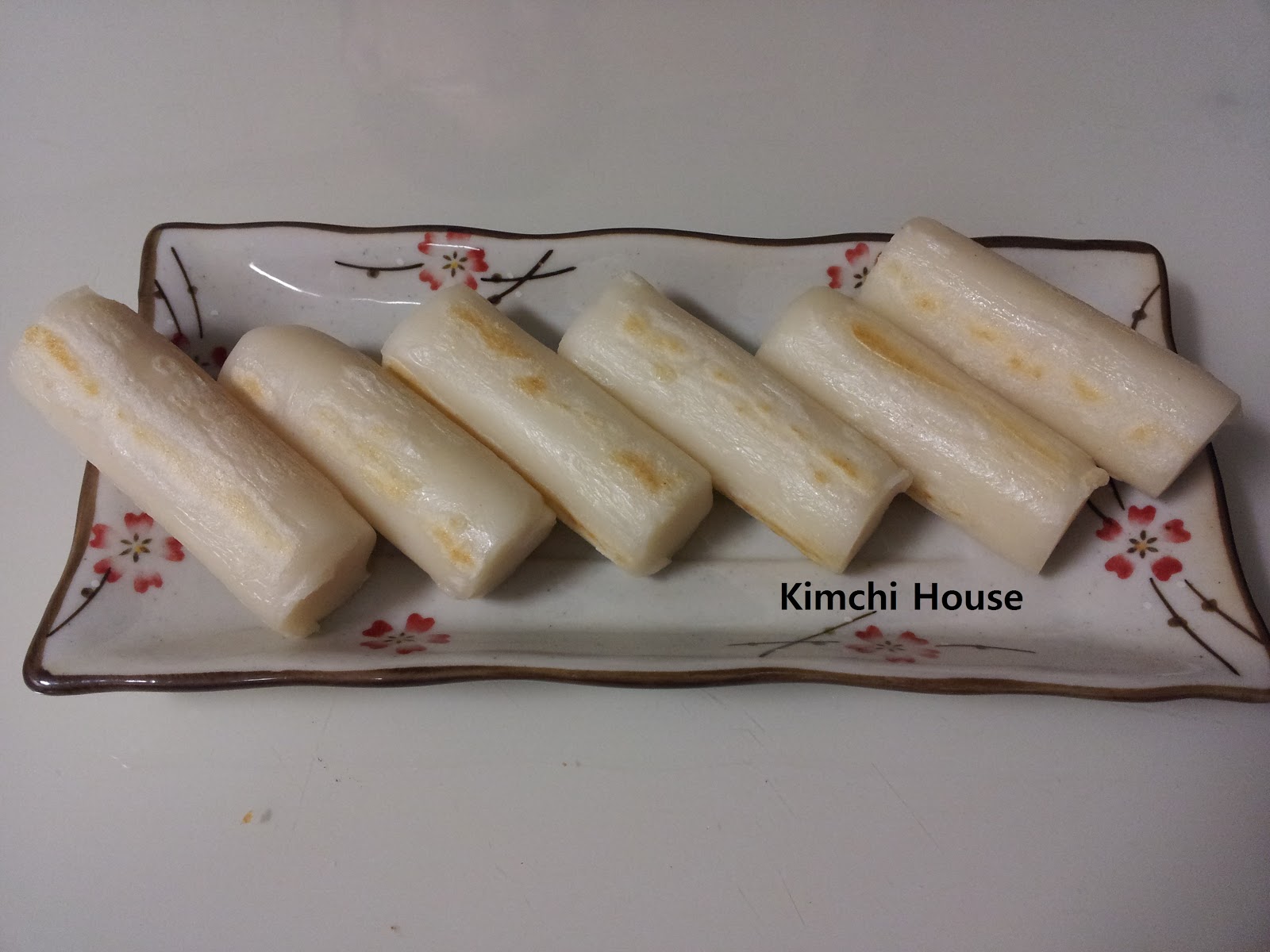 Kimchi House: "Garaetteok Gui" Pan fried Rice Cake/煎米糕/가래떡구이