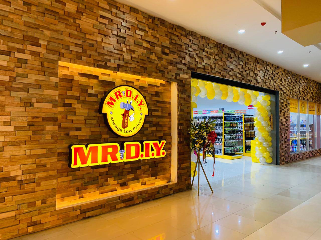 MR. D.I.Y wins 2018 World Branding Awards. - Gizmo Manila