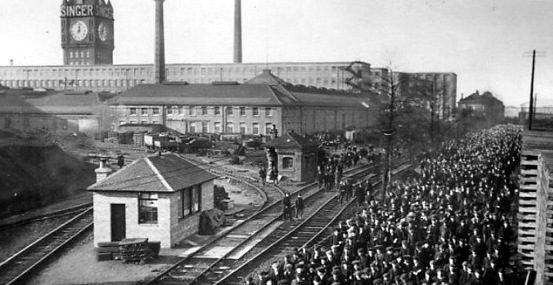 Tour Scotland: Old Photograph Singer Factory Clydebank Scotland