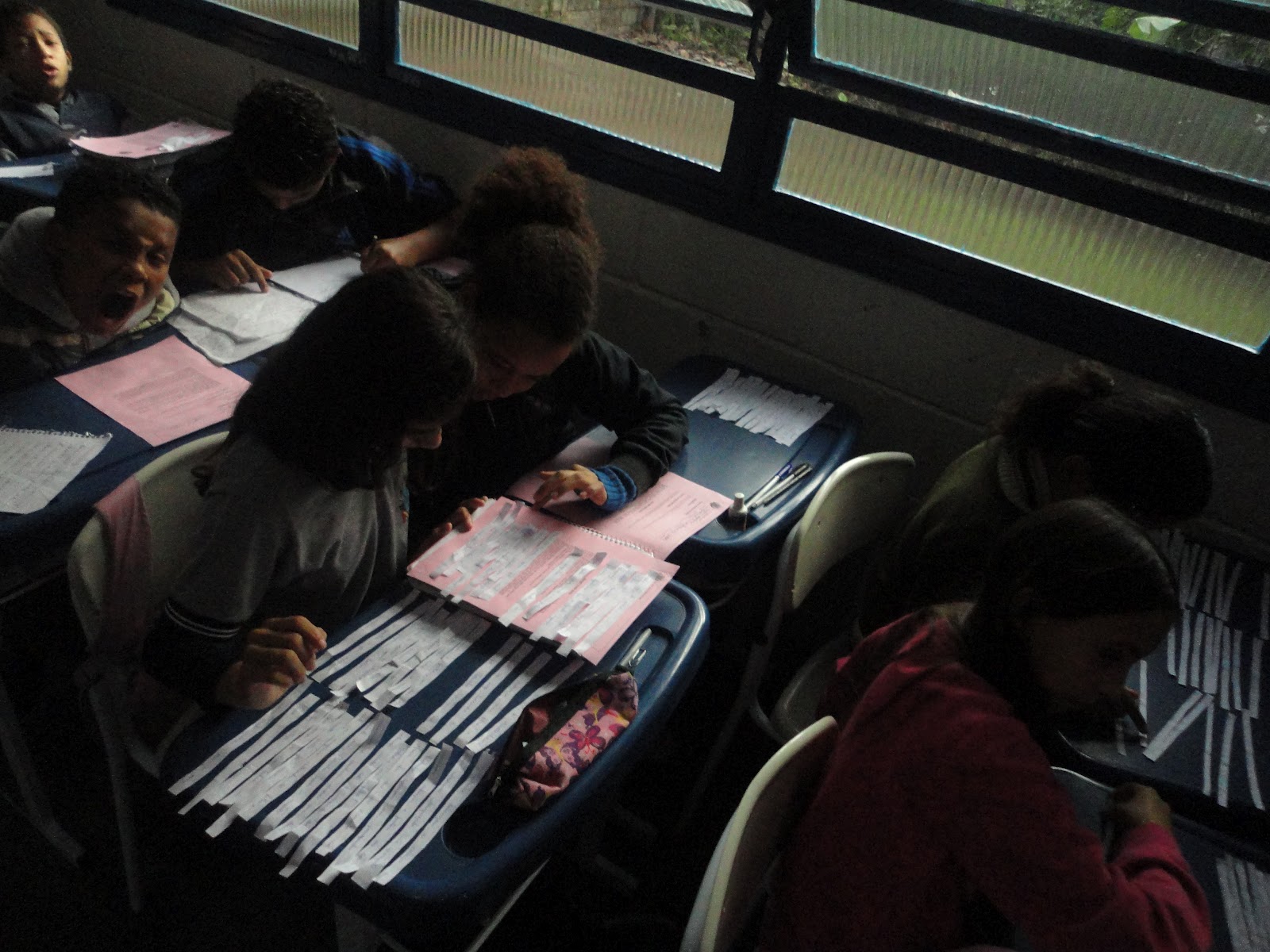 E.M."R" JOSÉ TEIXEIRA ROSAS: TEXTO EMBARALHADO