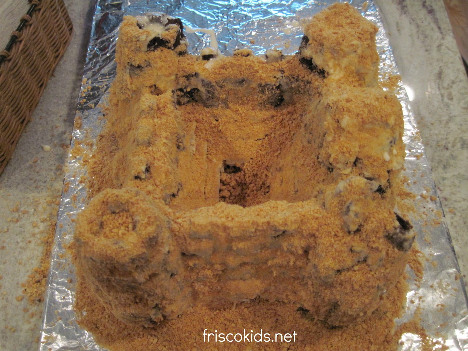 Frisco Kids: Sand Castle Cake Disaster - My Own Cake Wreck